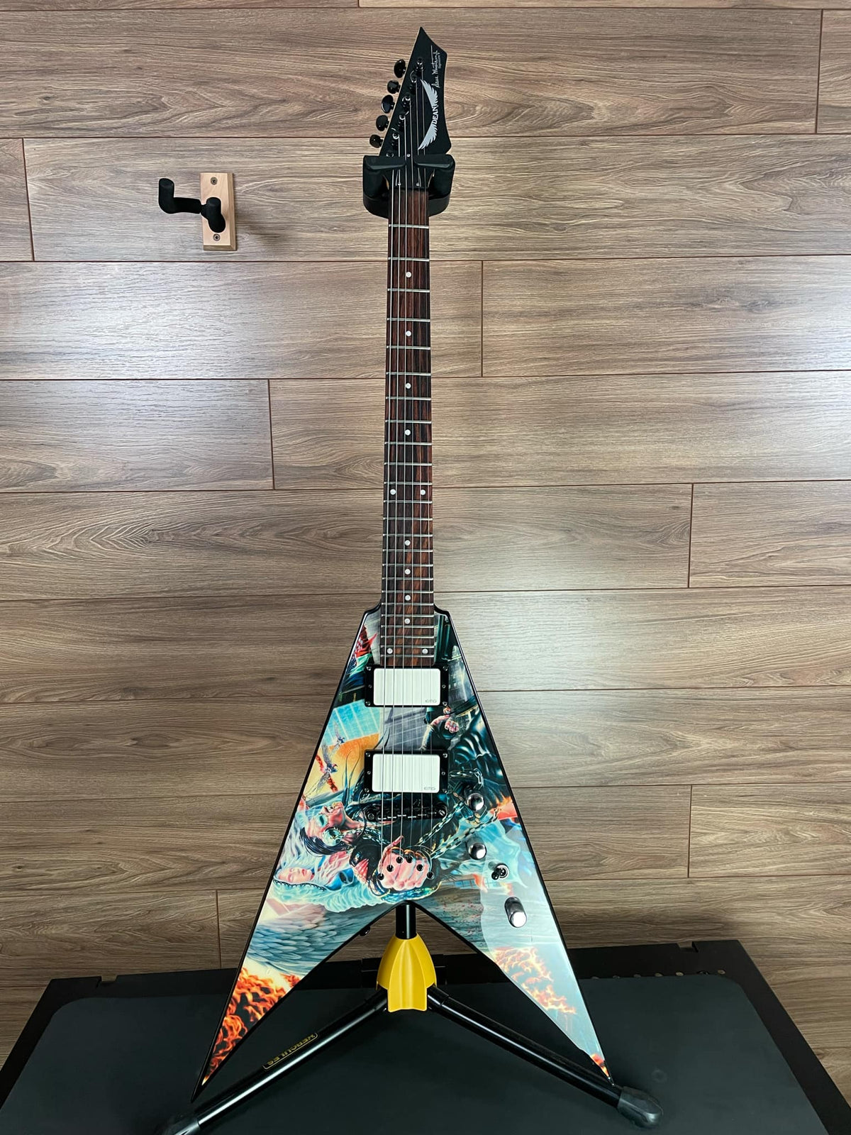 Dean Dave Mustaine VMNTX Abomination w/EMG, Used for Sale in Canada | Zedem