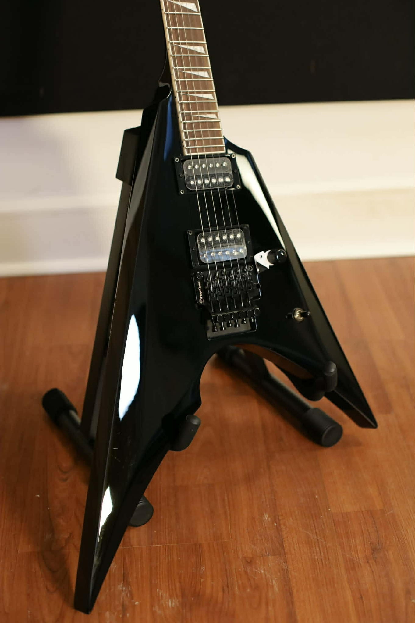 ESP LTD ARROW-200, Black - Demo for Sale in Canada | Zedem